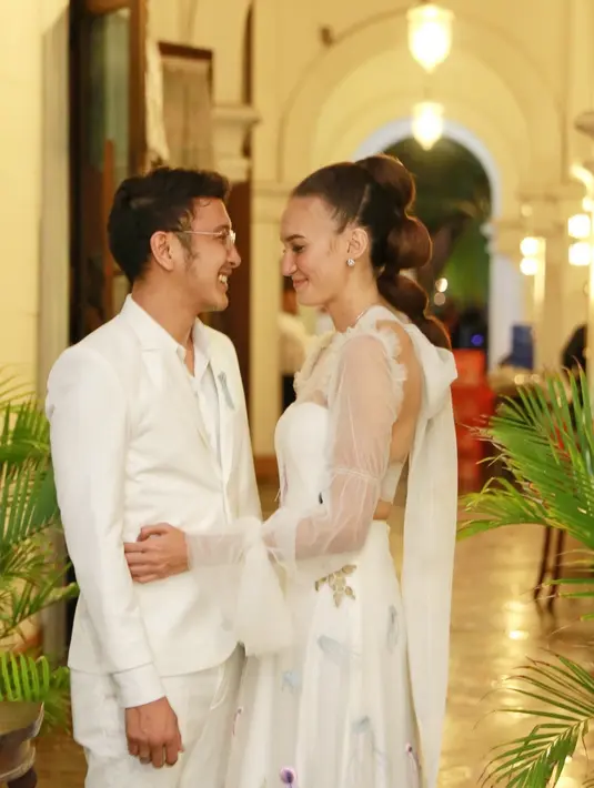 Konsep Nikahan Dimas Anggara - Nadine Kebanjiran Pujian dari Tyas Mirasih - Photo Fimela.com
