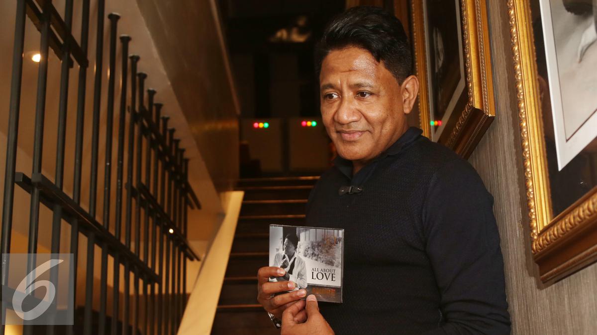 Andre Hehanusa Come Back, Masih dengan Lagu-lagu Cinta