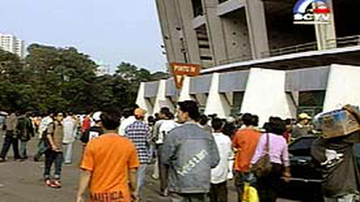 Acara Nonton Bareng di Senayan, Penonton Rusuh