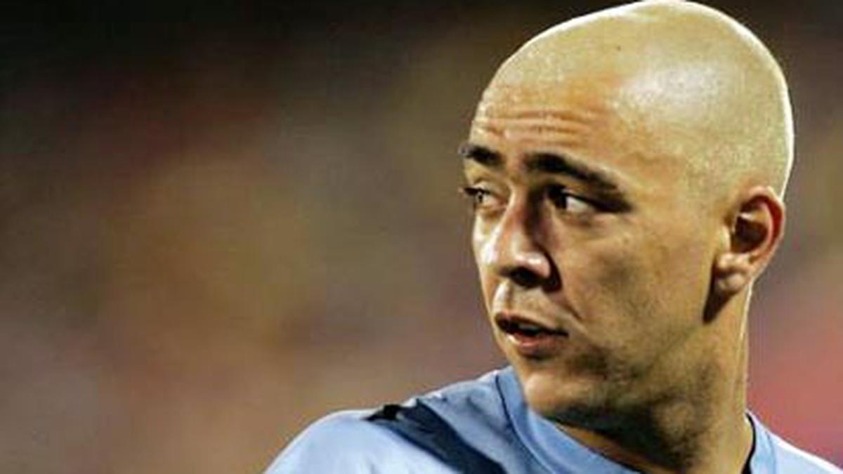 Recoba Jajal Peruntungan di Yunani - Bola Liputan6.com