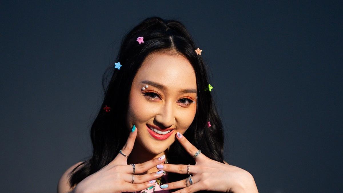 Sandrina Adu Akting Mesra Bareng Teman Sendiri di Video Musik Ayo ...