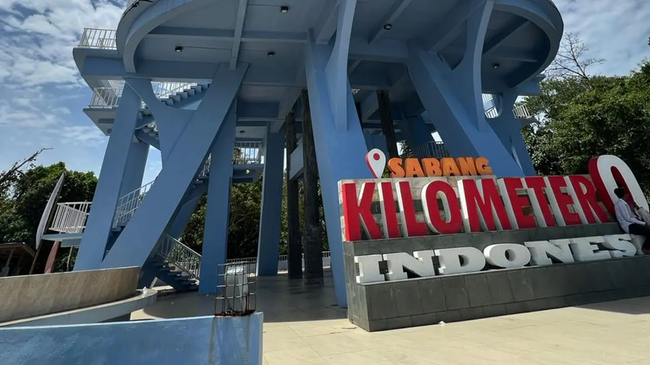 Melihat Daya Tarik Wisata di Monumen Tugu Titik 0 Kilometer Ujung Barat ...