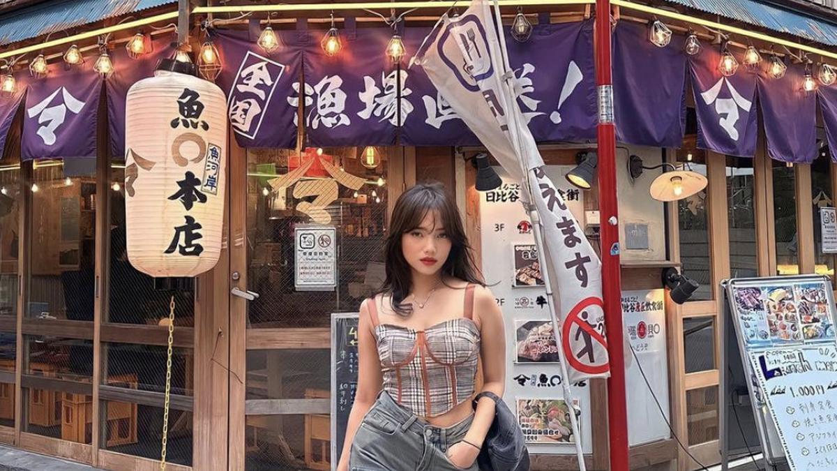 6 OOTD Fuji di Jepang Pakai Batik hingga Korset, Gaya Fashion Berani ...