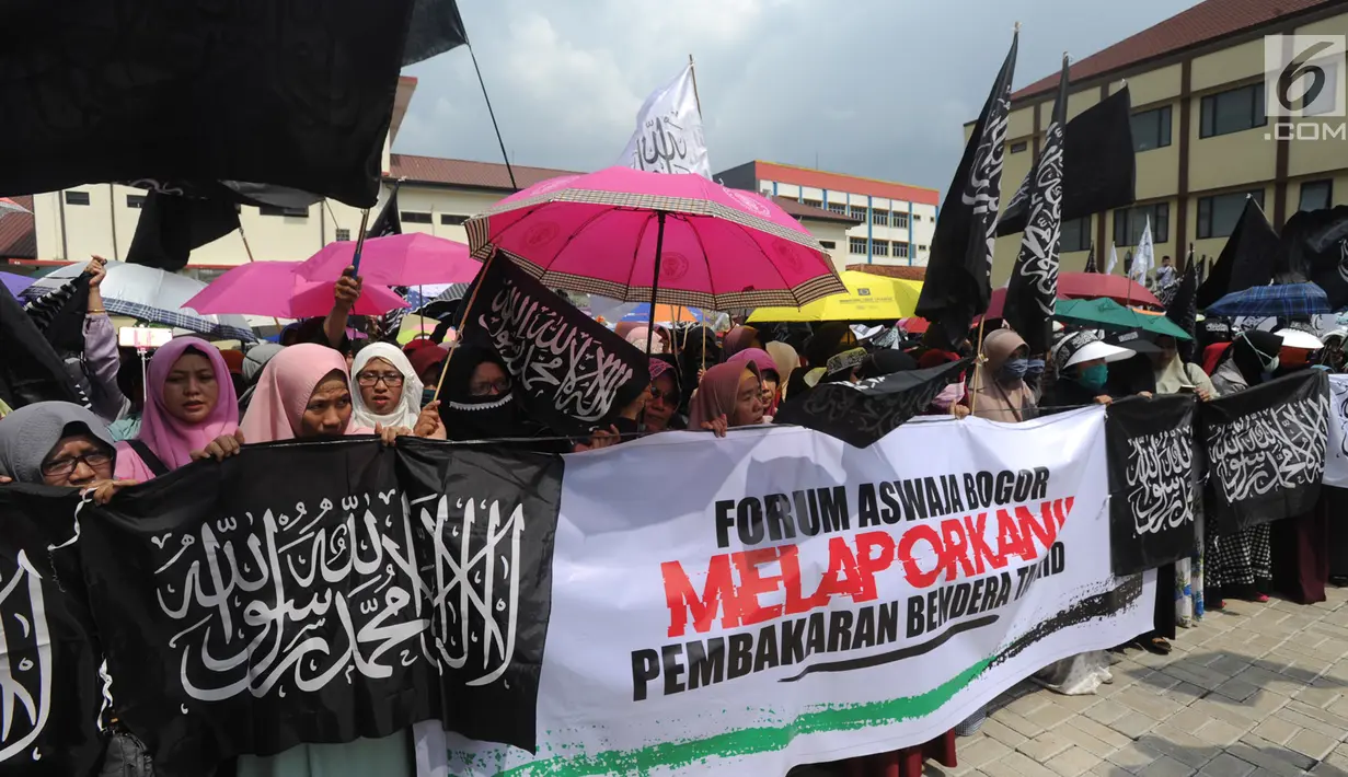 FOTO: Ratusan Warga Bogor Laporkan Pembakaran Bendera Tauhid di Garut ...