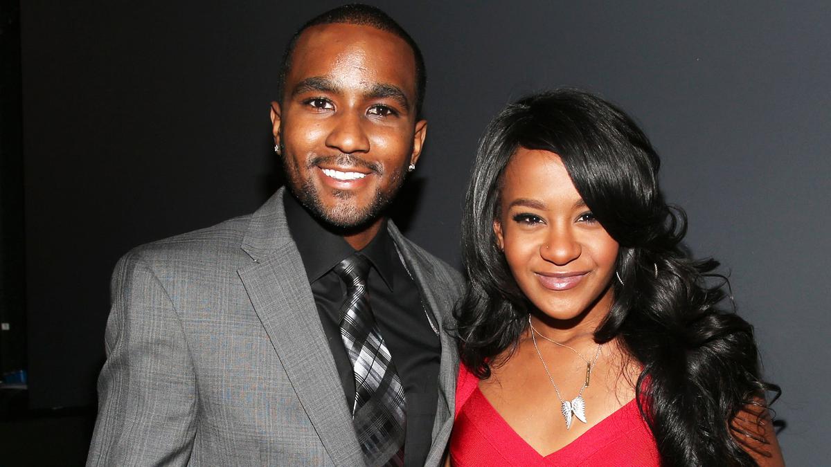 Nick Gordon Akhirnya Bisa Kunjungi Makam Bobbi Kristina Brown ...