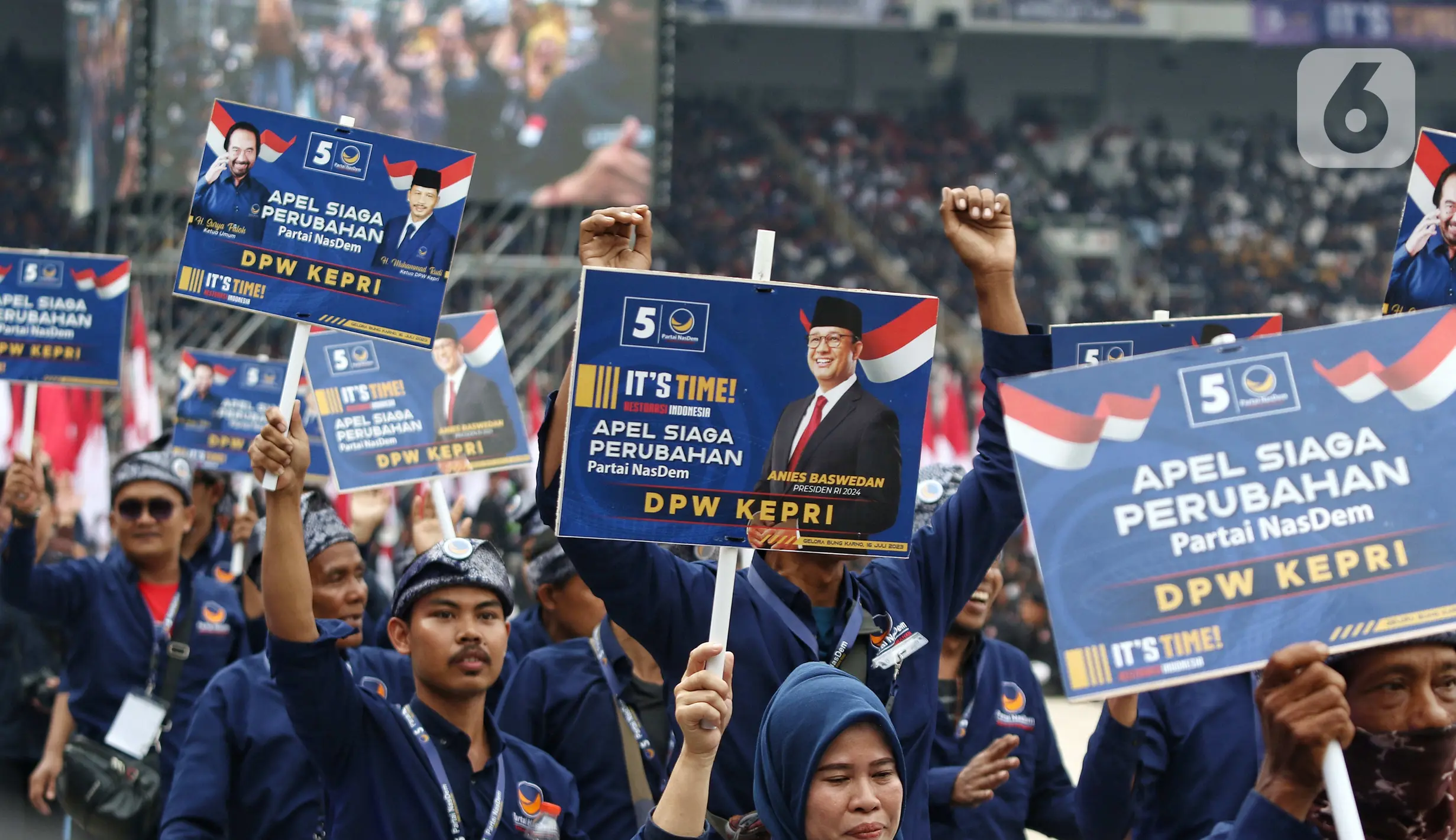 Ribuan Kader dan Simpatisan Padati Stadion GBK saat Apel Perubahan ...