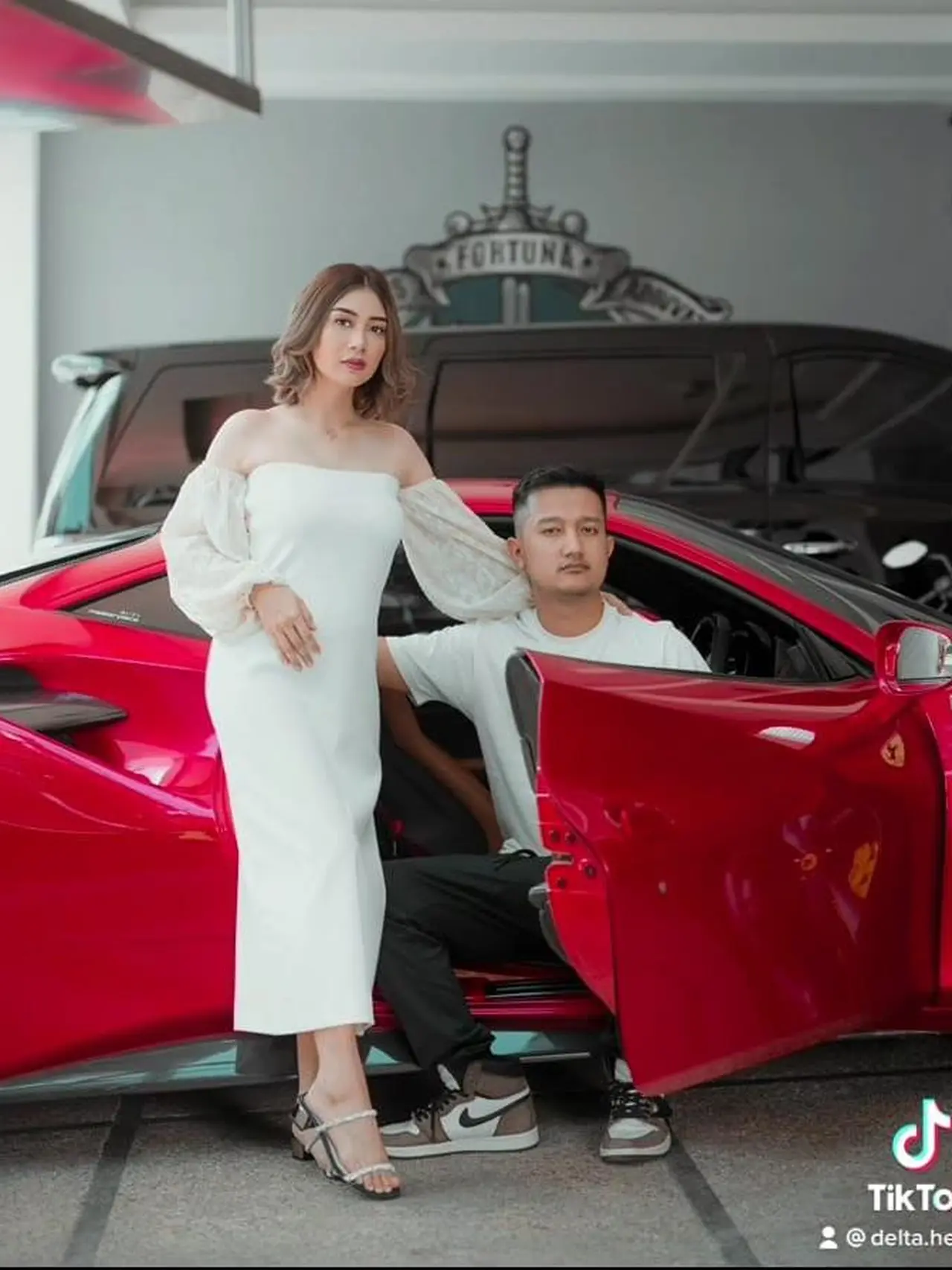 6 Potret Delta Hesti dan Tom Liwafa Crazy Rich Surabaya, dari Pacaran ...