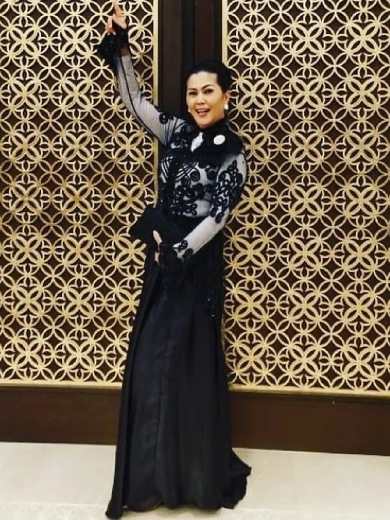 5 Potret Cantik Helsi Herlinda, Artis Kisah Nyata Indosiar yang Langganan Perankan Ibu Mertua ...