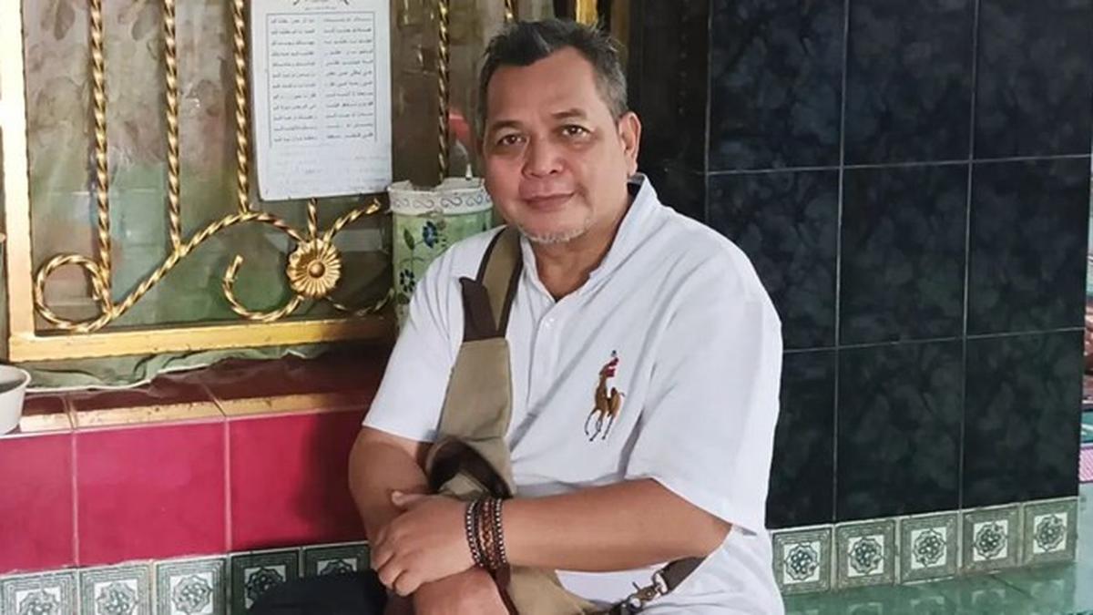 7 Potret Terbaru Unang Bagito, 15 Tahun Buka Jasa Pengobatan Non Medis