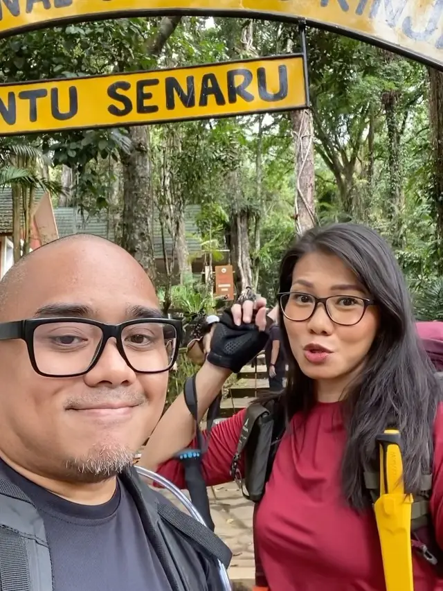 Cosplay Jadi Porter, Ini 7 Potret Igor Saykoji dan Istri Daki Gunung Rinjani - Hot Liputan6.com