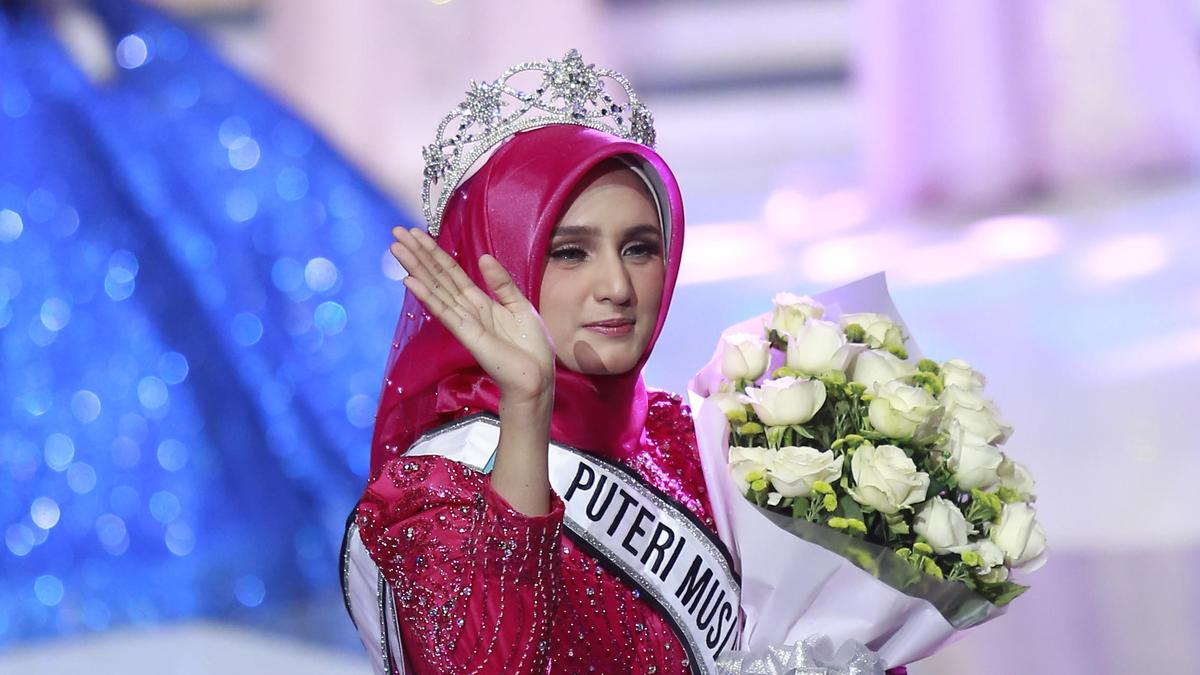 Wakil Bandung Nurul Bashirah Dinobatkan Sebagai Puteri Muslimah Indonesia 2019 - Photo Fimela.com