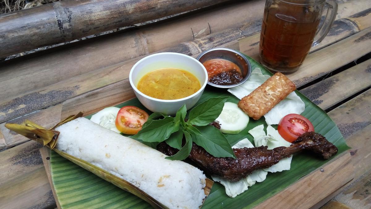 Keunikan Sego Sangit Sambal Kopi di Lereng Surocolo Bantul - Lifestyle ...
