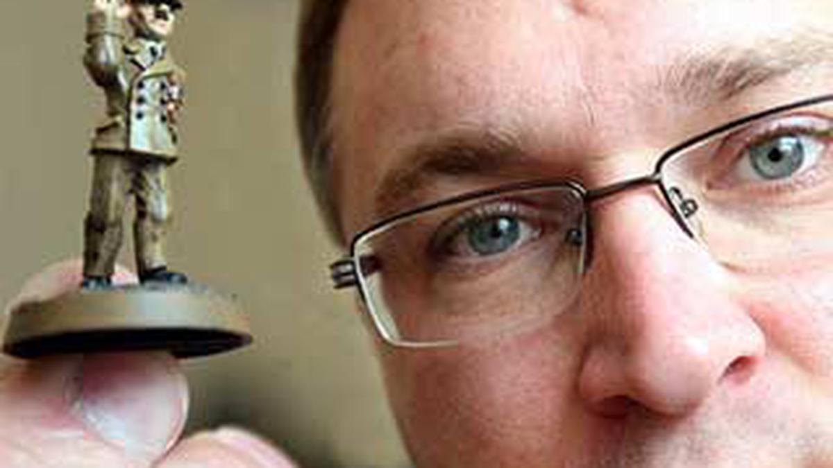 Hitler Mini Dilarang Dijual di eBay - Tekno Liputan6.com