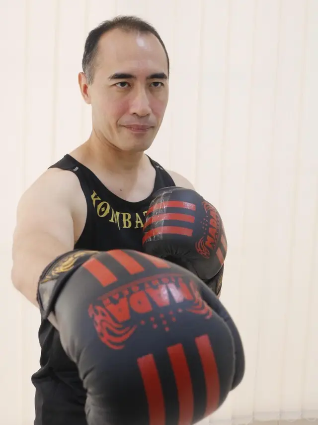 Reaksi Benny Wullur Setelah Hotman Paris Respons Tantangan Adu Tinju ...