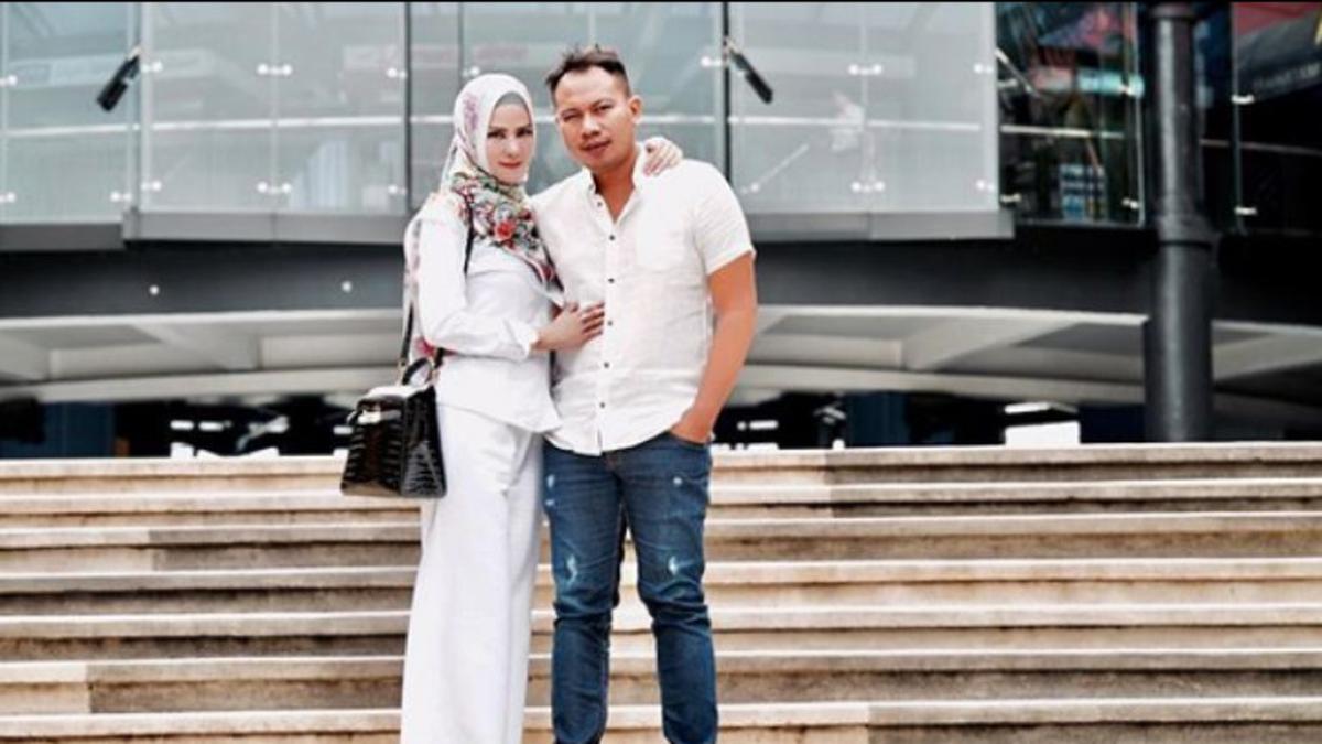 Gaya Angel Lelga dan Vicky Prasetyo Sering Matching, Janjian? - Fashion ...