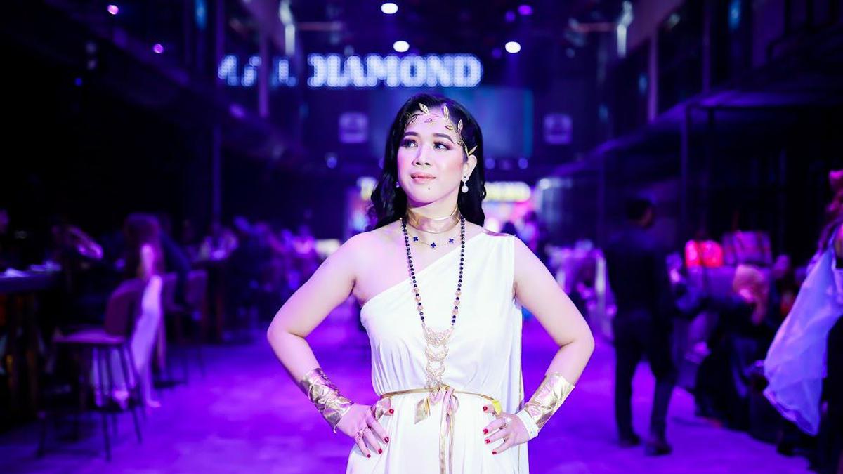 Novita Emilda Tampil Sukses Sebagai Wanita Karir dan Ibu Rumah Tangga ...