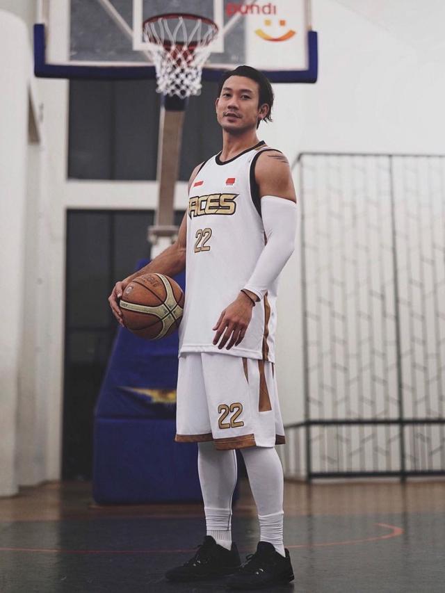 Sekilas Profil Denny Sumargo: Karier, Asmara, dan Perjalanan Bangun ...
