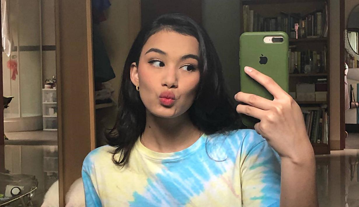 FOTO: Gaya Kasual Mentari De Marelle Ini Selalu Tampil Menawan - Foto Liputan6.com