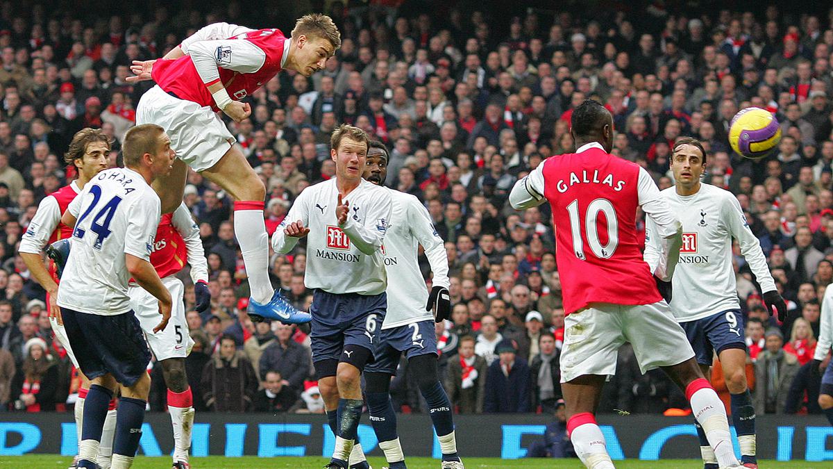 Foto: 5 Pesepak Bola Pemegang Rekor Dunia Unik yang Tercatat dalam ...