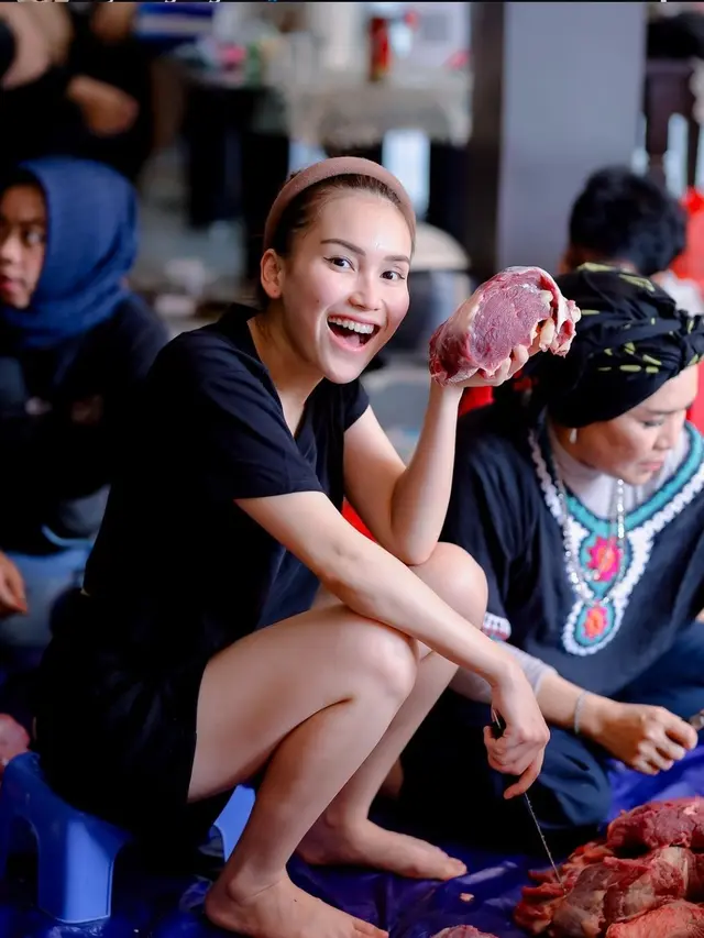 7 Potret Kedekatan Ayu Ting Ting dengan Tetangga Depok, Segera Pindah ke Jakarta - Hot Liputan6.com