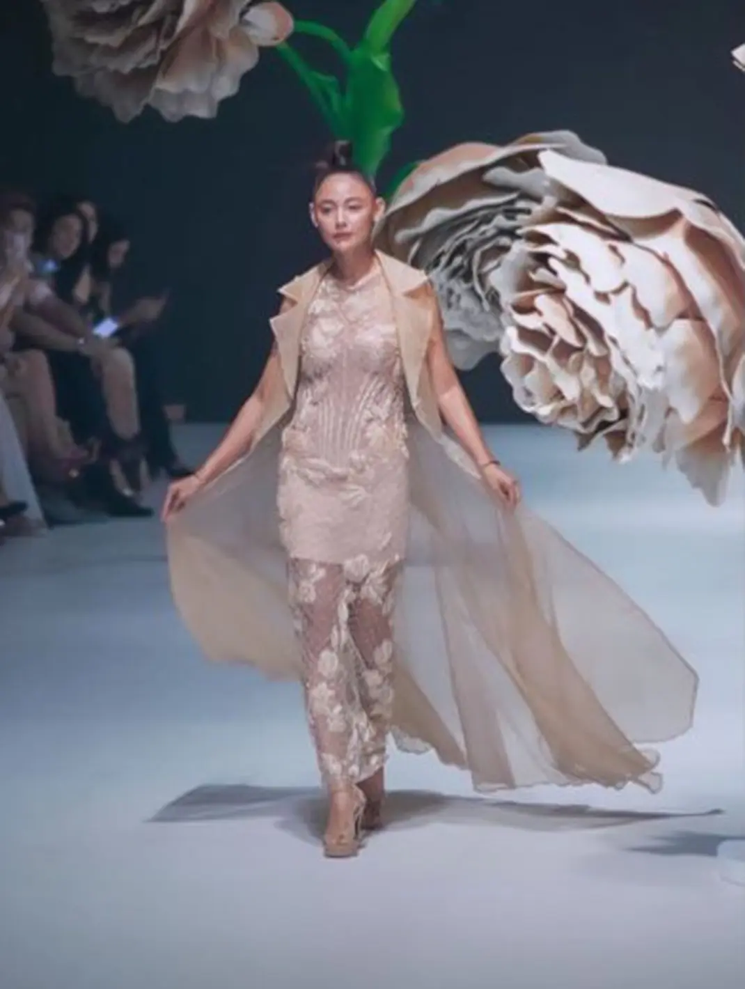 Adu Pesona Paula Verhoeven, Kelly Tandiono, dan Whulandary Herman yang ...