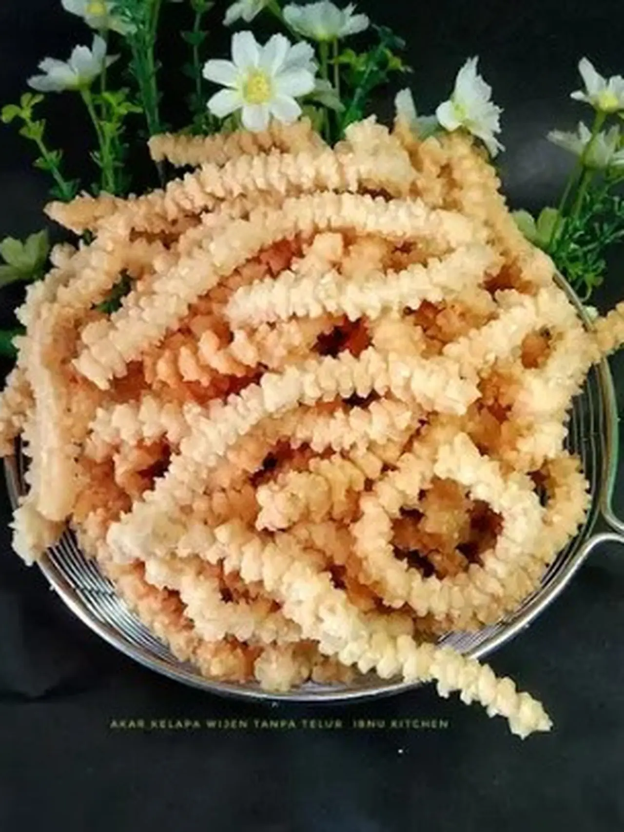 Anti Gagal! Begini Cara Membuat Akar Kelapa Renyah Meski Tanpa Cetakan ...