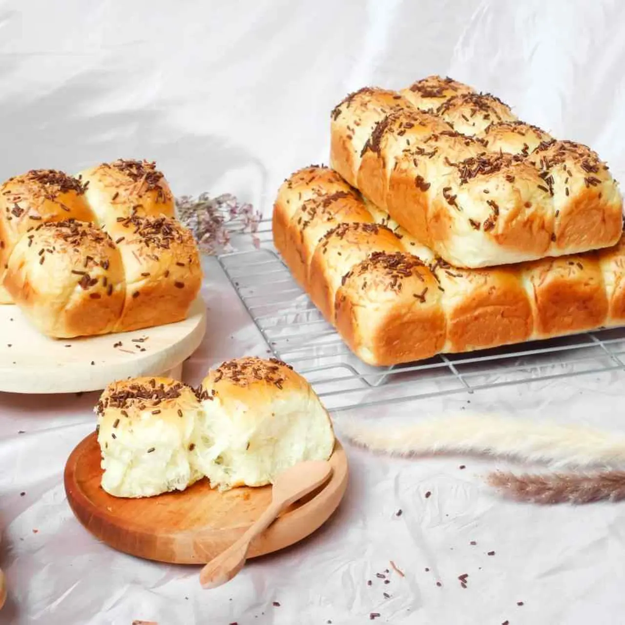 Teksturnya Lembut dan Fluffy, Roti Sobek di Surabaya Ini Pasti Jadi ...