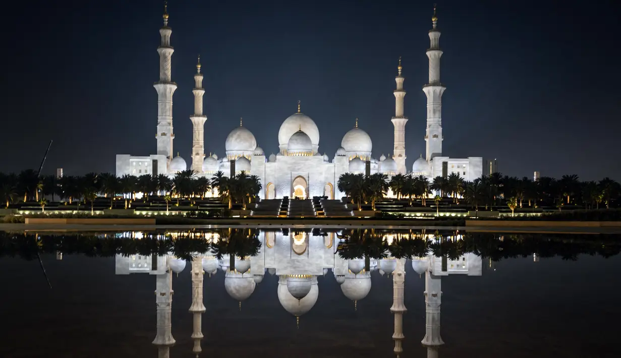 Melihat Keindahan Masjid Agung Sheikh Zayed Abu Dhabi - Foto Liputan6.com