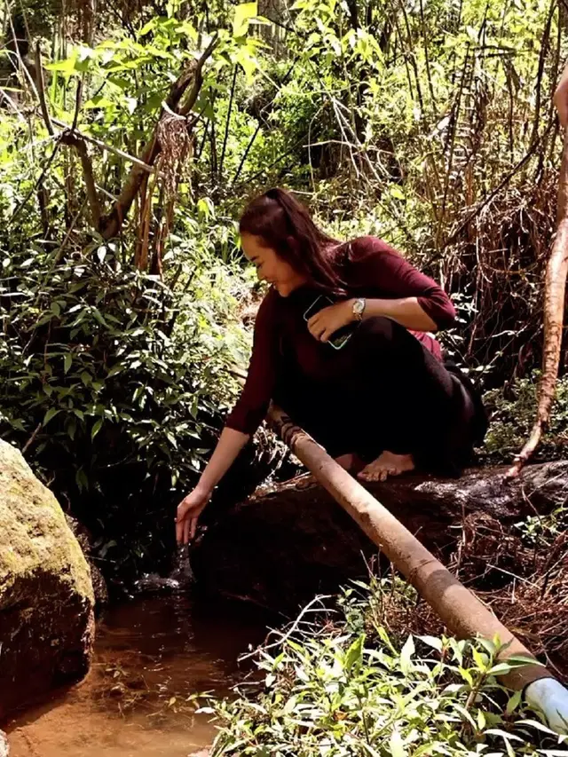 Aura Kasih Rela Nyeker Saat Naik Gunung - Lifestyle Liputan6.com