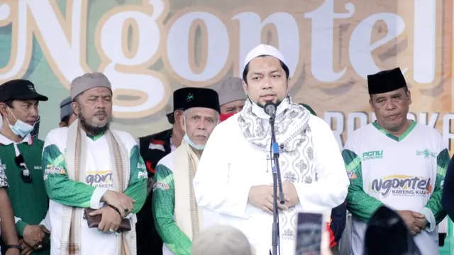 Kiai Azaim Situbondo: NU Akan Menjadi Lentera Dunia - Surabaya Liputan6.com