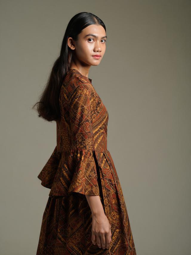 11 Model Dress Batik A Line Terbaru 2025, Tampil Elegan di Setiap Momen