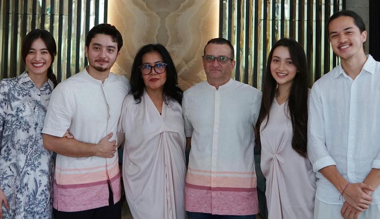 Potret Bryan dan Megan Domani Lebaran Bareng Kekasih, Hangat Meski Beda ...