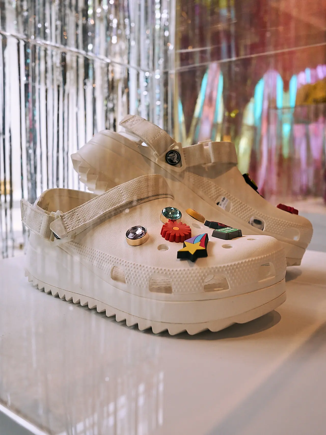 Crocs Take Over Twin House Blok M Jakarta Merayakan Croctober 2022 ...