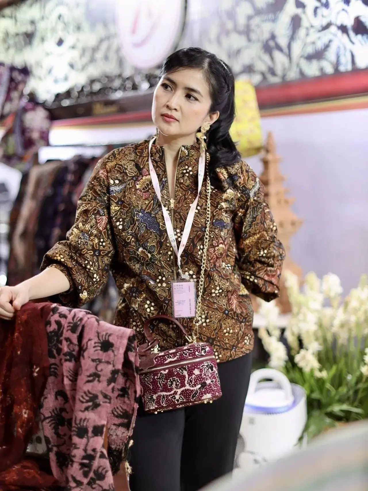 Selain Yeni Inka, 7 Artis Wanita Ini Juga Menikah dengan Polisi - Hot ...