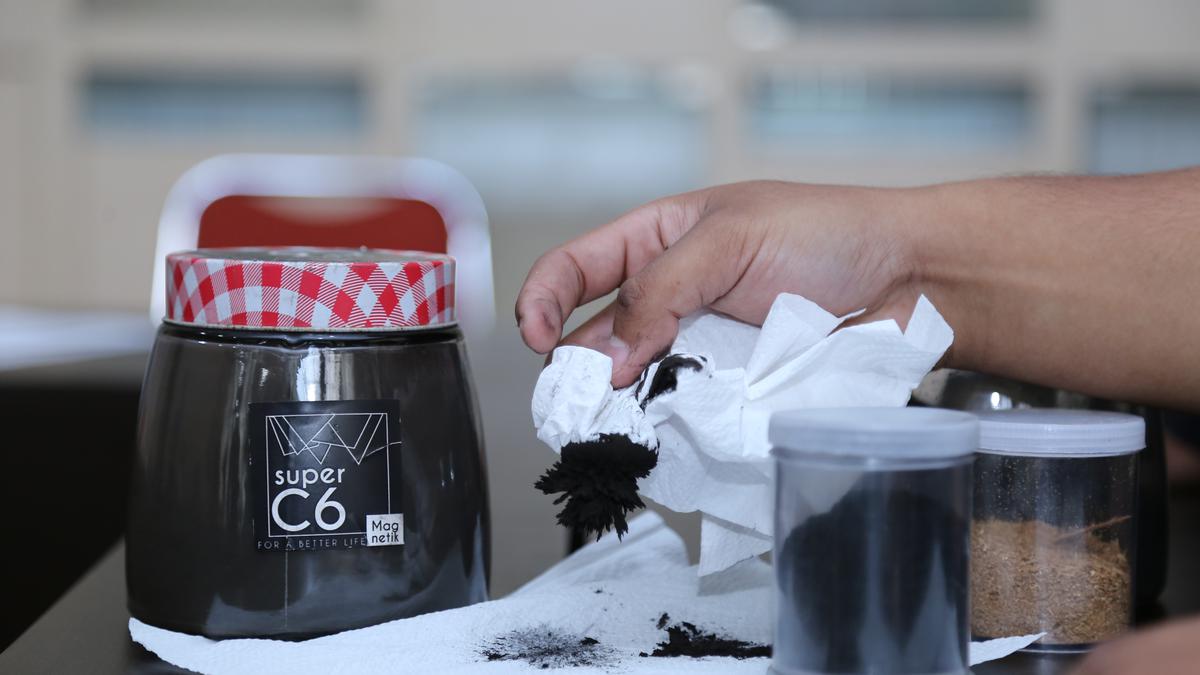 Mahasiswa UGM Ciptakan Penyerap Limbah Merkuri dari Bubuk Kayu Jati ...