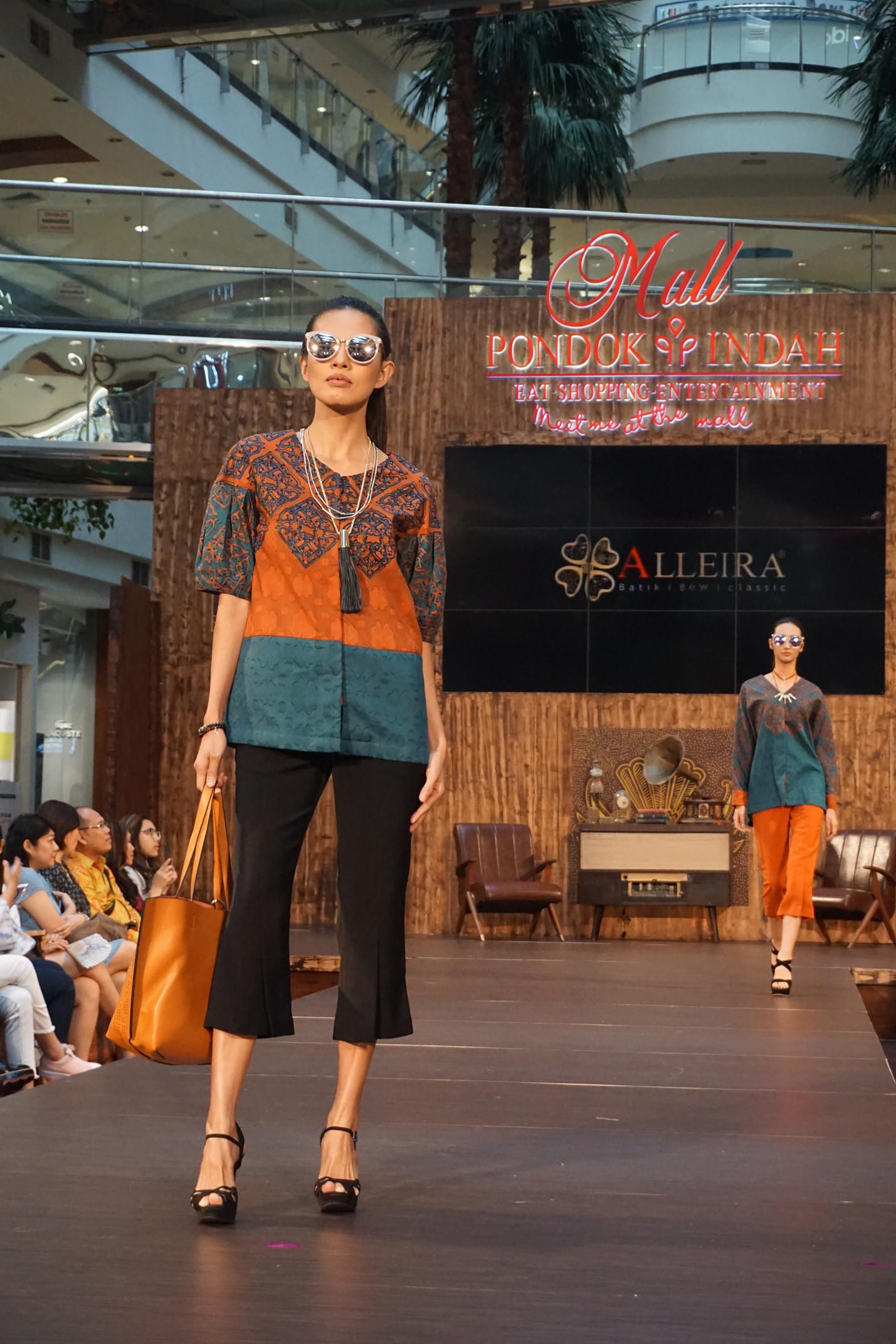 Manorama, Cantik Luar Dalam di Hari Natal dengan Alleira Batik ...