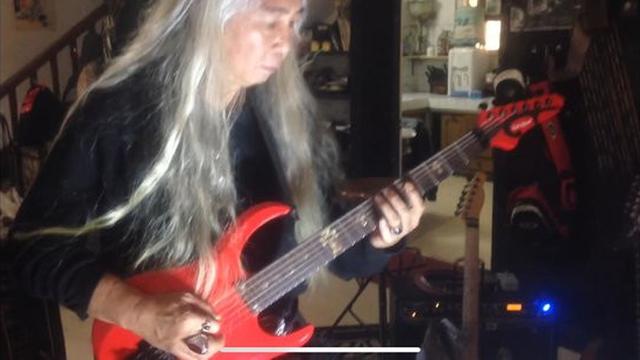 Gideon Tengker, Ayah Nagita Slavina yang Jago Bikin Gitar - ShowBiz ...