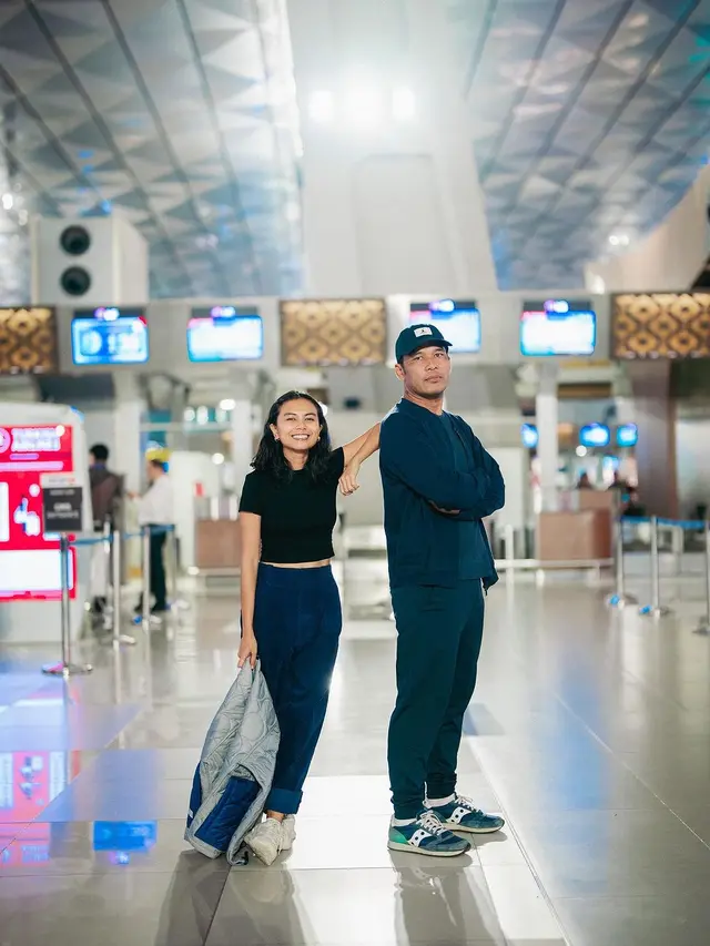 7 Potret Pemain Gadis Kretek Berangkat ke BIFF 2023 di Busan, Penuh Antusias - Hot Liputan6.com