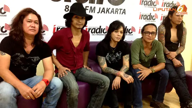 Isi Acara Radio, Andy /rif Khawatir Malah Jadi Radio Sunda - ShowBiz ...