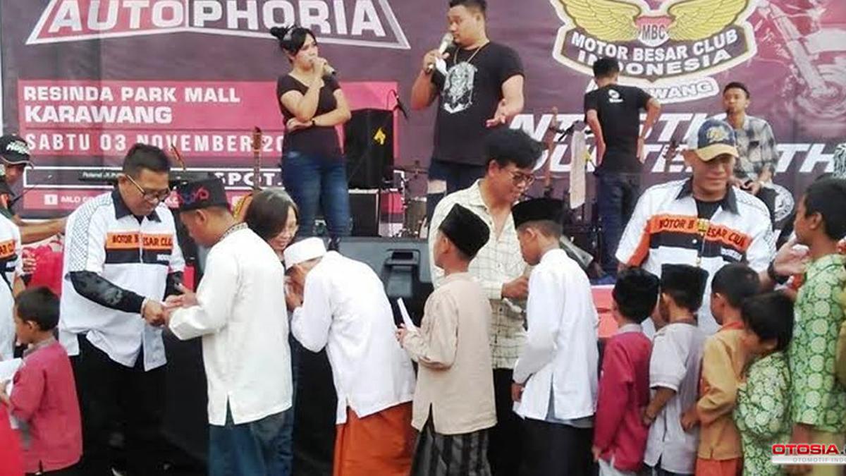 Klub Moge MBC Karawang Santuni Anak Yatim di HUT ke-14 - Berita Otosia.com