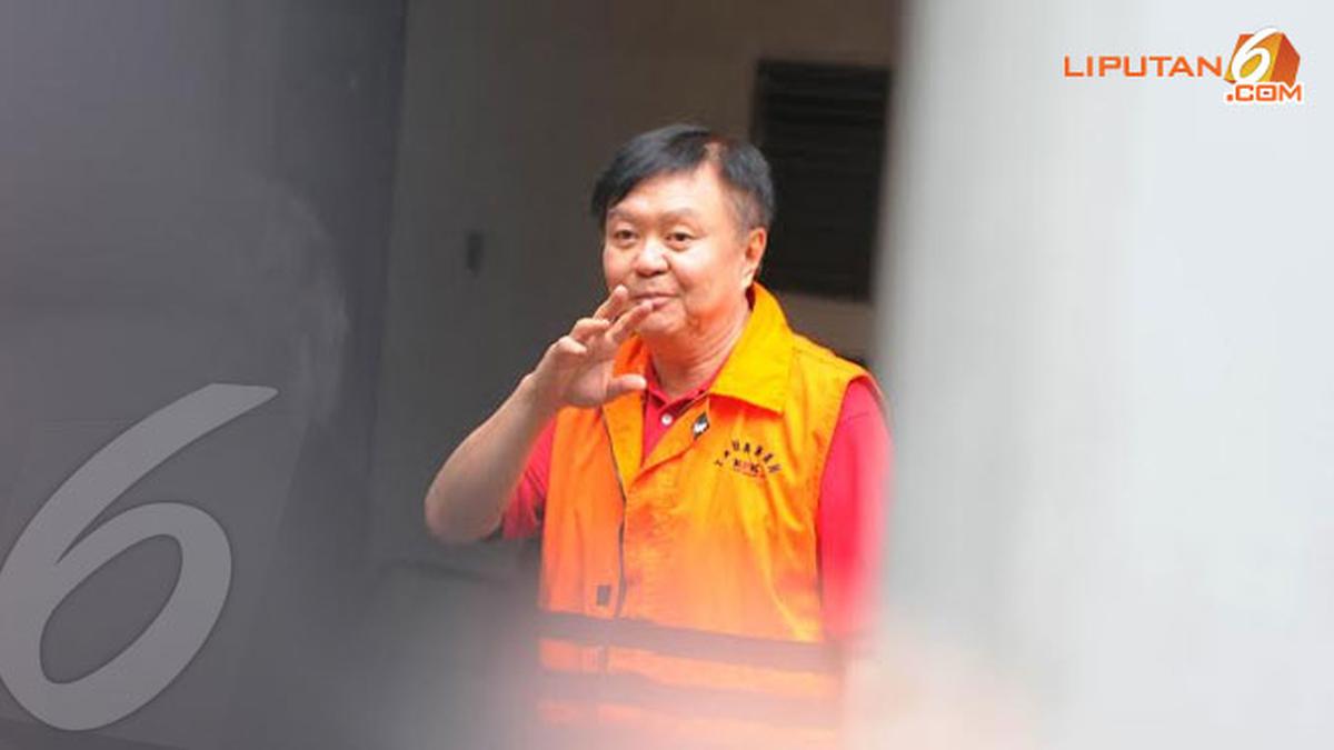 [FOTO] Anggoro Dijenguk Istri - Foto Liputan6.com