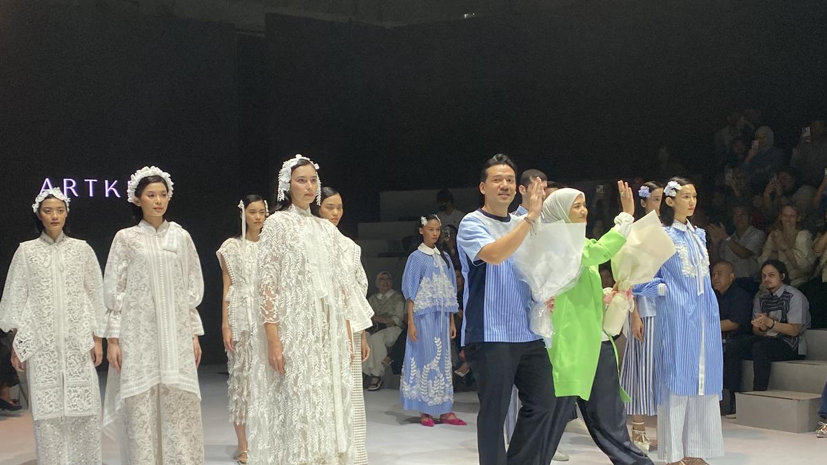Koleksi Busana Ramadan dari Artkea Penuh Warna, Motif Garis, Hingga ...