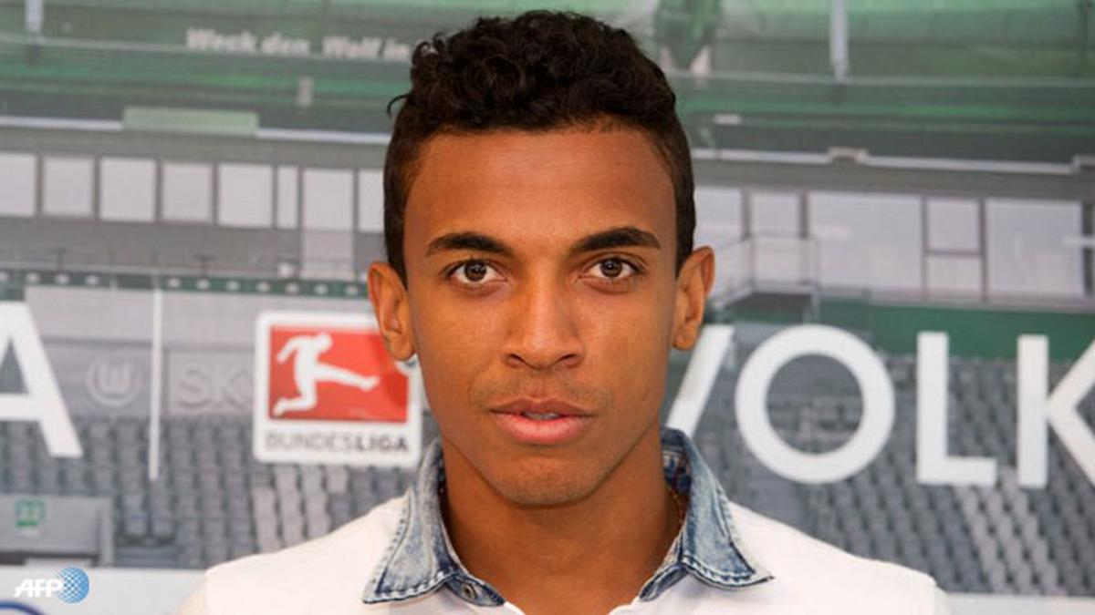 Gustavo Punya Alasan Sendiri Kenapa Pilih Wolfsburg - Bola Liputan6.com