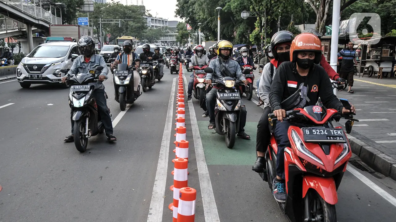 Melihat Upaya Pemprov Benahi Jalur Sepeda Jakarta