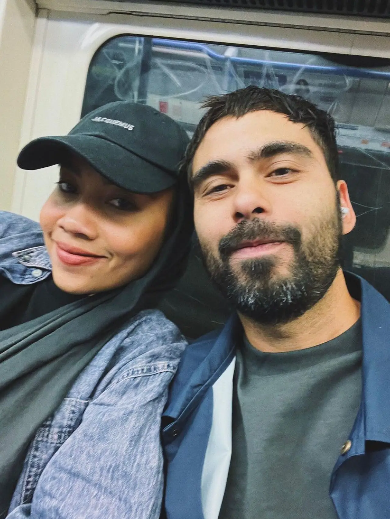 Jarang Tersorot, Berikut Potret Adam Sinclair Adik Ipar BCL yang Punya ...