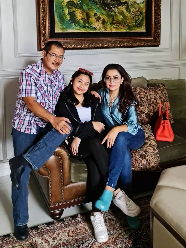 7 Potret Khirani Anak Mayangsari di Keluarga Cendana, Dekat Tutut Soeharto - Hot Liputan6.com