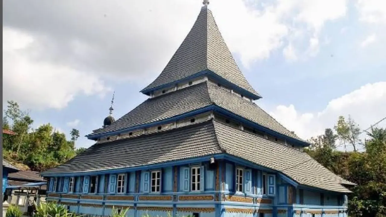 6 Fakta Menarik Agam, Lokasi Pohon Kayu Terbesar di Dunia Berdiri ...