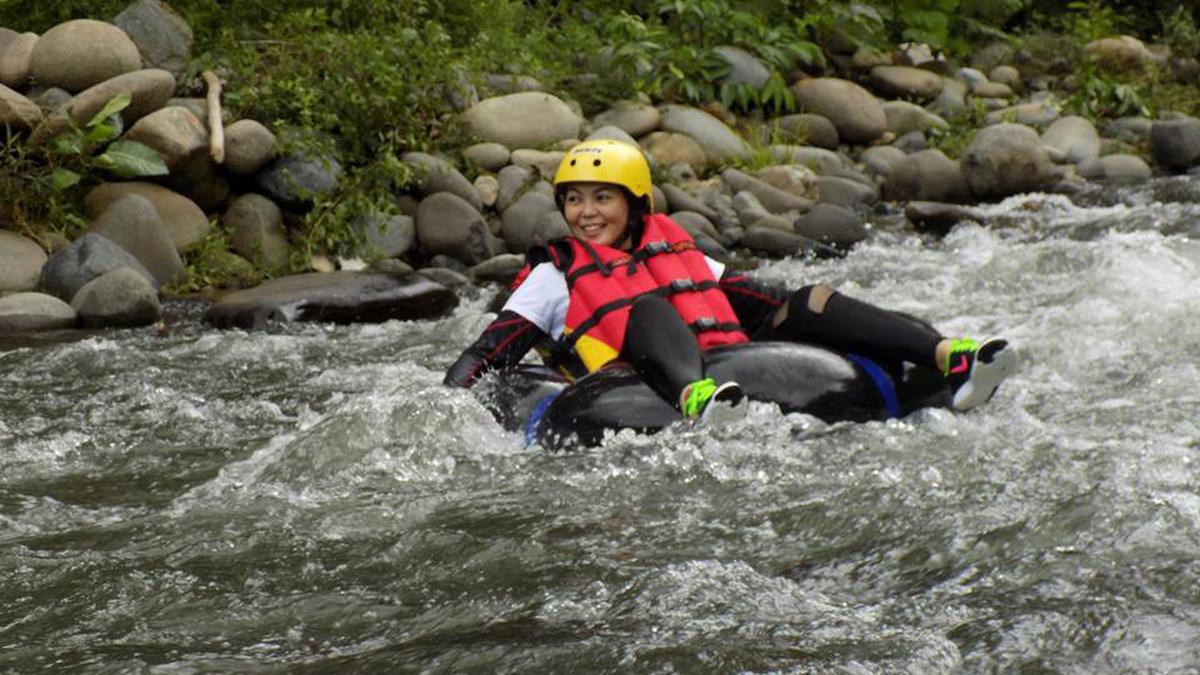 Memacu Adrenalin Saat Pagi Hari di Longalo River Tubing - Regional ...