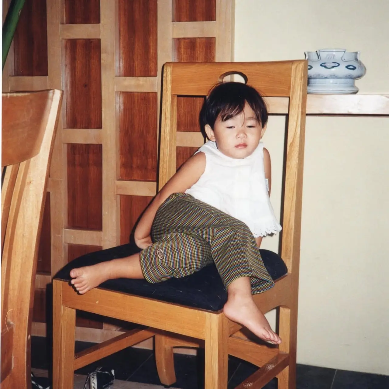 6 Potret Masa Kecil Dhika Himawan Calon Istri Brandon Salim, Blasteran ...