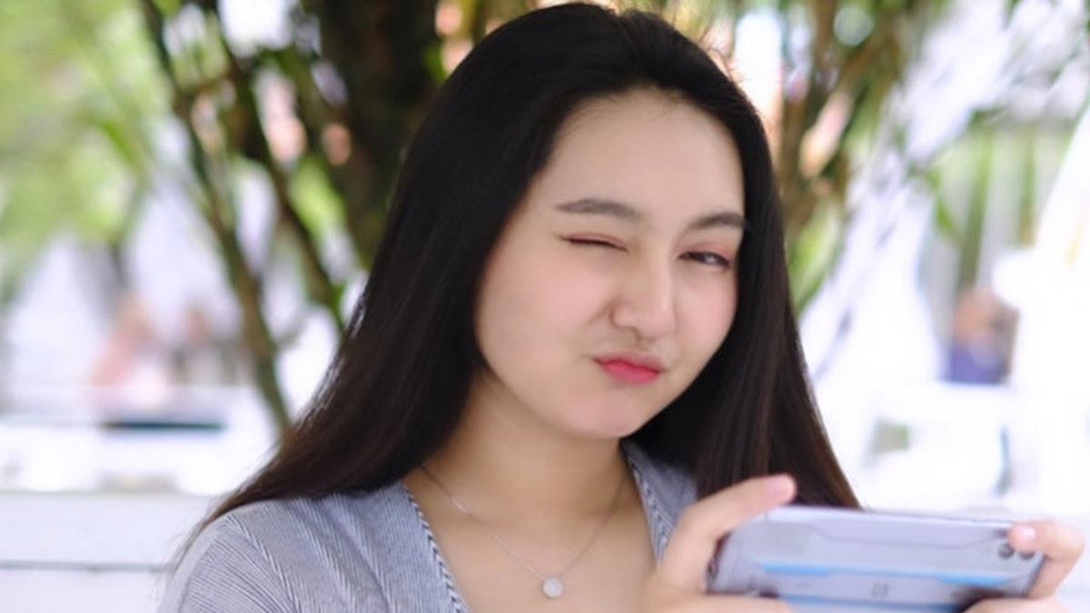 4 Pesona Anna Ladaina, Mama Muda yang Jadi Pegiat Esports - Bola ...